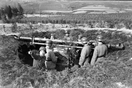 Soldiers Hiding Dugout Weapon Chongqing During Editorial Stock Photo ...