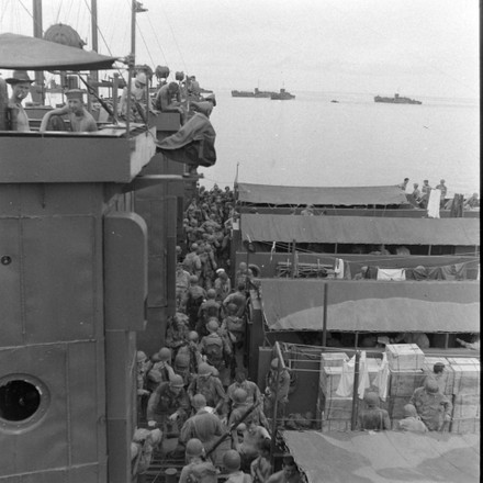 Soldiers Gathering Ship During General Mcarthurs Editorial Stock Photo ...