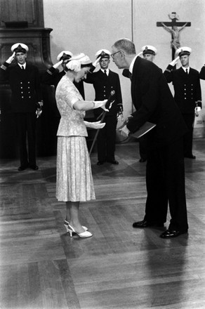 Queen Elizabeth Ii Holding Sword During Editorial Stock Photo - Stock ...