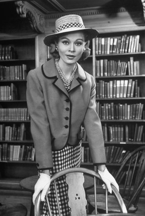 500 1959 fashions Stock Pictures, Editorial Images and Stock Photos ...