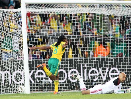 Siphiwe Tshabalala South Africa Celebrates Scoring Editorial Stock ...