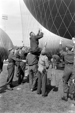 Troops Tying Holding Ropes On Balloon Editorial Stock Photo - Stock ...