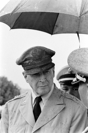 250 Douglas macarthur ii Stock Pictures, Editorial Images and Stock ...