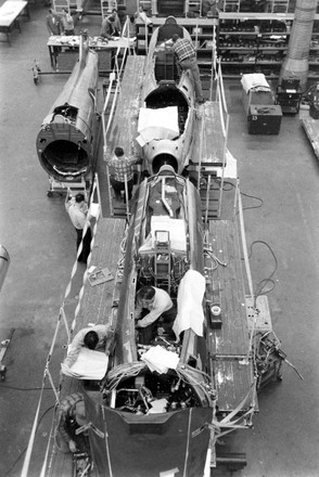 People Assembling Aircraft Republic Aviation Farmingdale Editorial ...