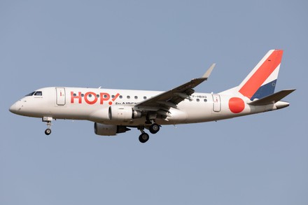 Air France Hop Embraer E170 Lands Editorial Stock Photo - Stock Image ...