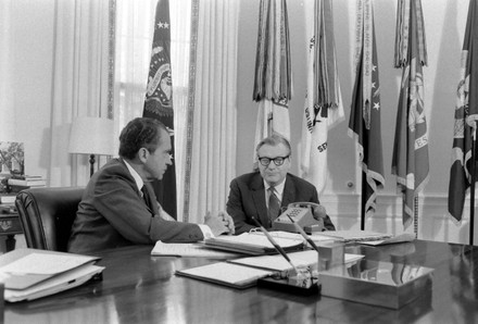 President Richard Nixon Talking Governor Nelson Editorial Stock Photo ...