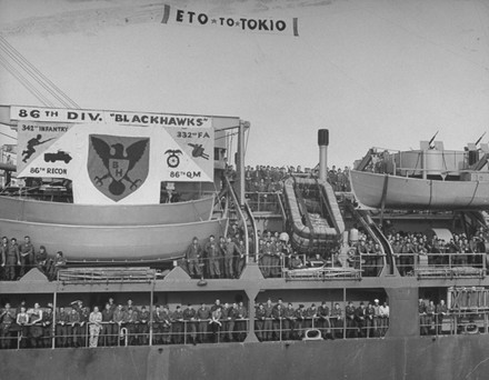 Soldier 86th Infantry Division Watching Blimp Editorial Stock Photo ...