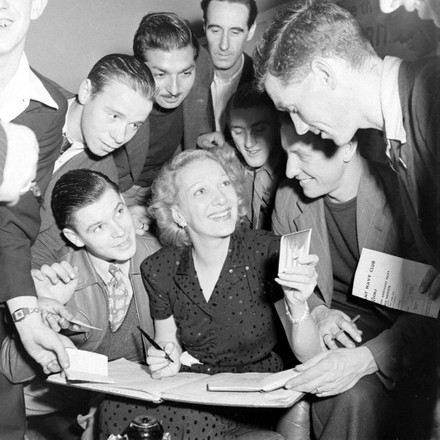 59 Sailors talking Stock Pictures, Editorial Images and Stock Photos ...