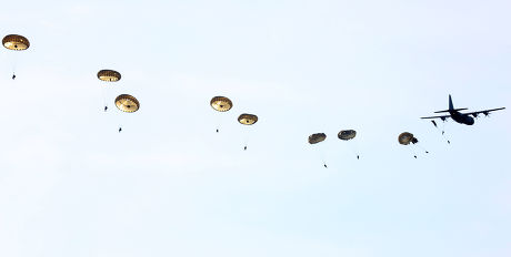 39 Drop from parachutes Stock Pictures, Editorial Images and Stock ...