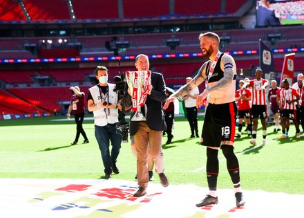 Pontus Jansson Brentford Celebrates Brentford Owner Editorial Stock ...