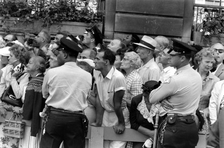People Gathering Street During Visit Queen Editorial Stock Photo ...