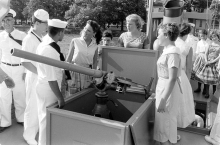 59 Sailors talking Stock Pictures, Editorial Images and Stock Photos ...