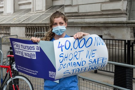 __COUNT__ NHS Nurses Demand A Pay Rise Outside Downing Street In London ...