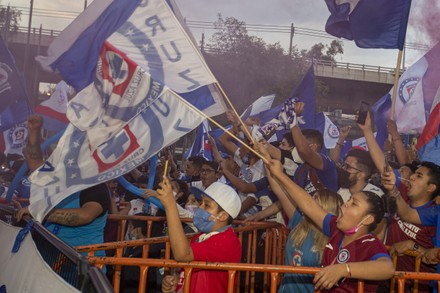500 Cruz azul fans Stock Pictures, Editorial Images and Stock Photos ...