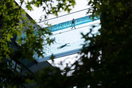 Sky Pool, first floating Swimming Pool, London, UK - 02 Jun 2021 Stock ...
