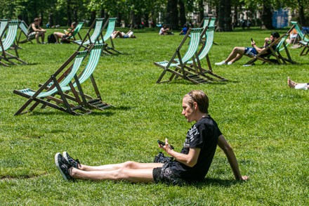 People Enjoying Hot Weather Sunshine Green Editorial Stock Photo ...