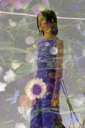 Incamera Multiple Exposure Model Walking Runway Editorial Stock Photo ...
