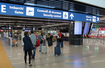 Passengers Departing Arriving Fiumicino Airport Rome Editorial Stock ...
