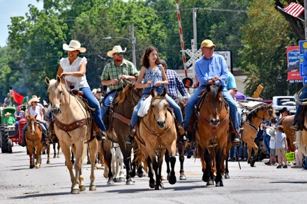 imágenes de Flint Hills Rodeo Parade, Strong City, Kansas - 05 Jun 2021 ...