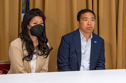 Mayoral Candidate Andrew Yang Wife Evelyn Editorial Stock Photo - Stock ...