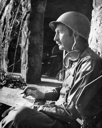 Artist George Biddle Sketching Battlefront Scenes Editorial Stock Photo ...