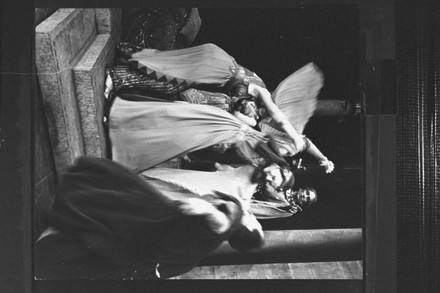 Actress Vivien Leigh Queen Cleopatra Furiously Editorial Stock Photo ...