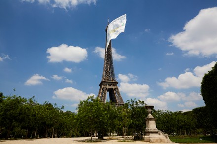 6 Mysterious giant flag Stock Pictures, Editorial Images and Stock ...