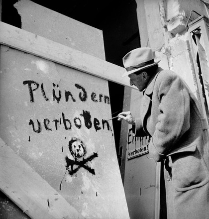 Effort Prevent Looting Elderly Man Paints Editorial Stock Photo - Stock ...