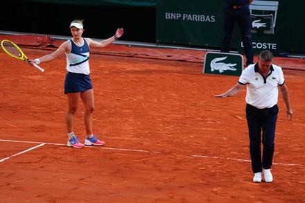Aguish Barbora Krejcikova Umpire Calls Shot Editorial Stock Photo ...