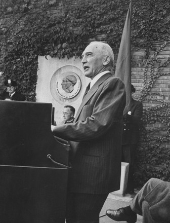 94 Charles erwin wilson secretary of defense Stock Pictures, Editorial ...