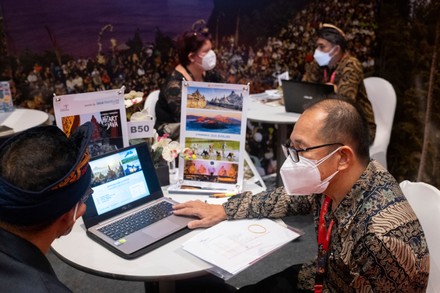 Booth Keeper Wears Facemask He Speaks Editorial Stock Photo - Stock ...