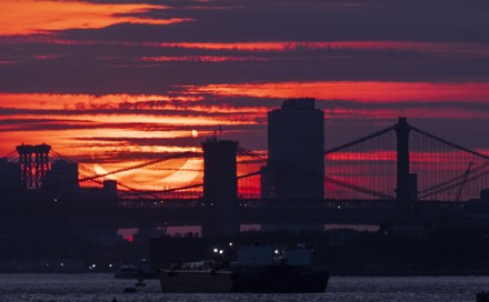 Partial Solar Eclipse Rises Over Bridges Editorial Stock Photo - Stock ...