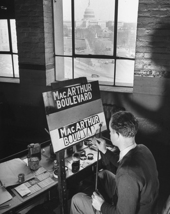 Man Painting Macarthur Boulevard Sign Honor Editorial Stock Photo ...