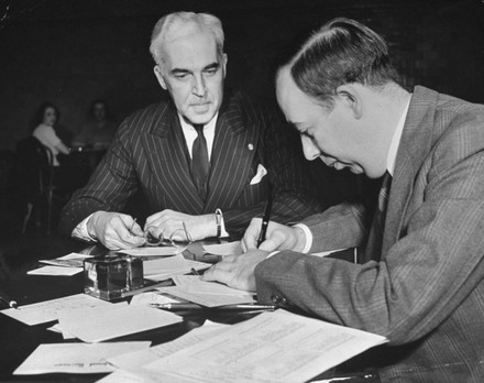 Paul V Mcnutt Eating Lunch His Editorial Stock Photo - Stock Image ...