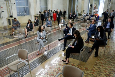Department Justice Employees Journalists Take Their Editorial Stock ...