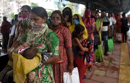 Passengers Arriving Outstation Trains Wait Queue Editorial Stock Photo ...
