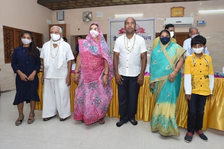 Jain Community greets Jitendra Kumar Surana a front line warrior ...
