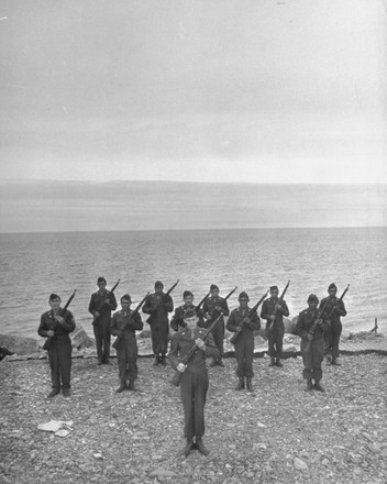 July 1950 Eskimo Soldiers Presenting Arm Editorial Stock Photo - Stock ...