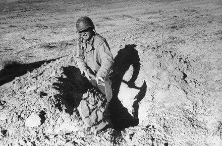Tunisia February 01 American Soldier Digging Editorial Stock Photo ...