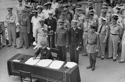 100 Chester w. nimitz Stock Pictures, Editorial Images and Stock Photos ...