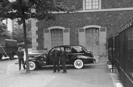 Dukes Car Waiting Front Exit Garage Editorial Stock Photo - Stock Image ...