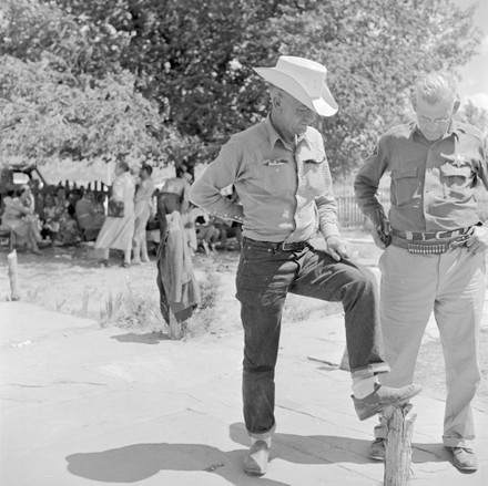 Police Officer Having Conversation Arrested Mormons Editorial Stock ...