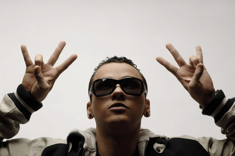 50 Westside hand gesture Stock Pictures, Editorial Images and Stock ...