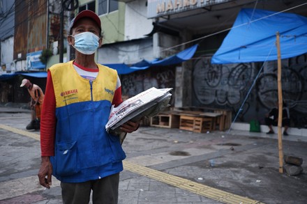 250 Newspaper delivery Stock Pictures, Editorial Images and Stock ...