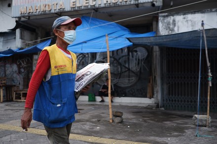 250 Newspaper delivery Stock Pictures, Editorial Images and Stock ...