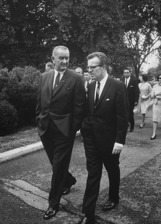 Pres Lyndon B Johnson L Discussing Editorial Stock Photo - Stock Image ...