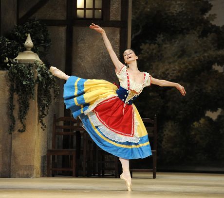 «Natalia Osipova Coppelia» — редакционная стоковая фотография ...