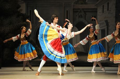«Natalia Osipova Coppelia» — редакционная стоковая фотография ...