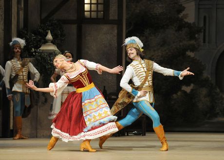 «Natalia Osipova Coppelia» — редакционная стоковая фотография ...