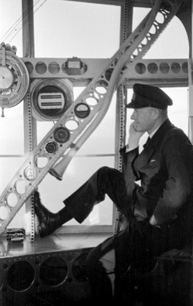 12 Control room of airship Stock Pictures, Editorial Images and Stock ...